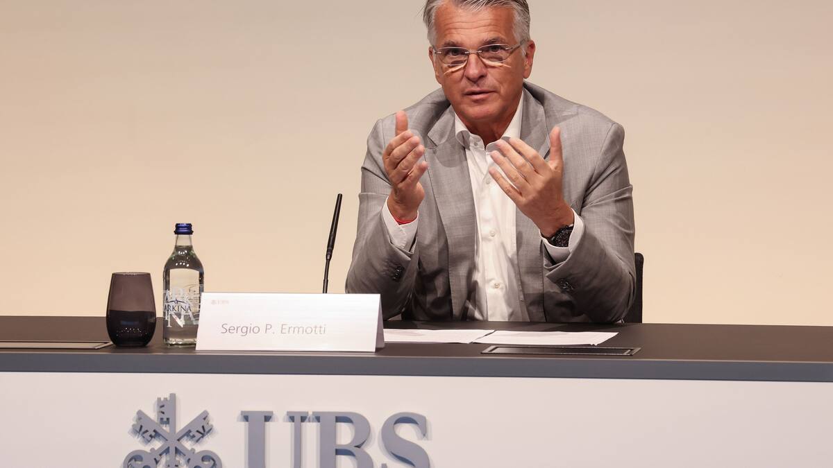 UBS: Aktionärsvertreter empfehlen Vergütungsbericht zur Ablehnung | cash