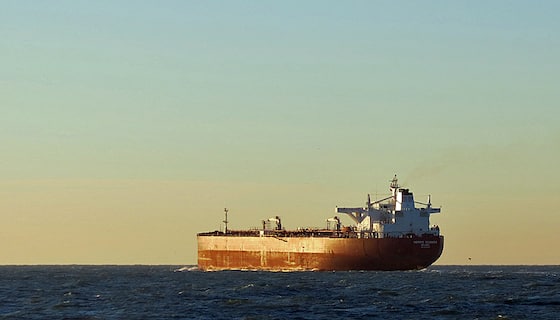 Tanker mit russischem Öl stauen sich in türkischen Gewässern | cash